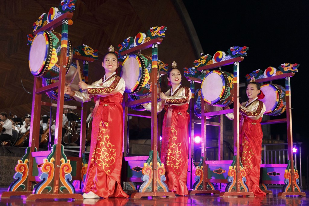 Who We Are – Landmarks Orchestra